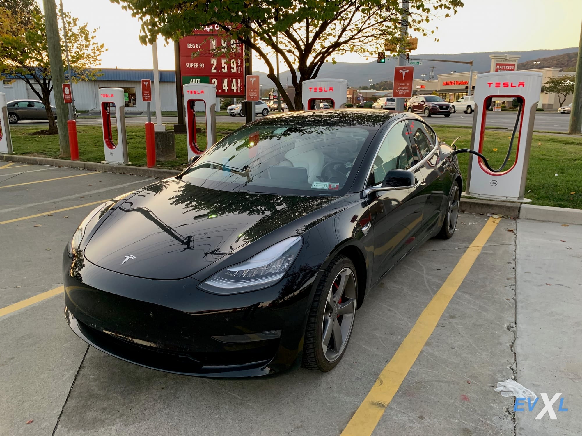 Tesla Faces New Fatal Door Handle Lawsuit After Washington State Crash