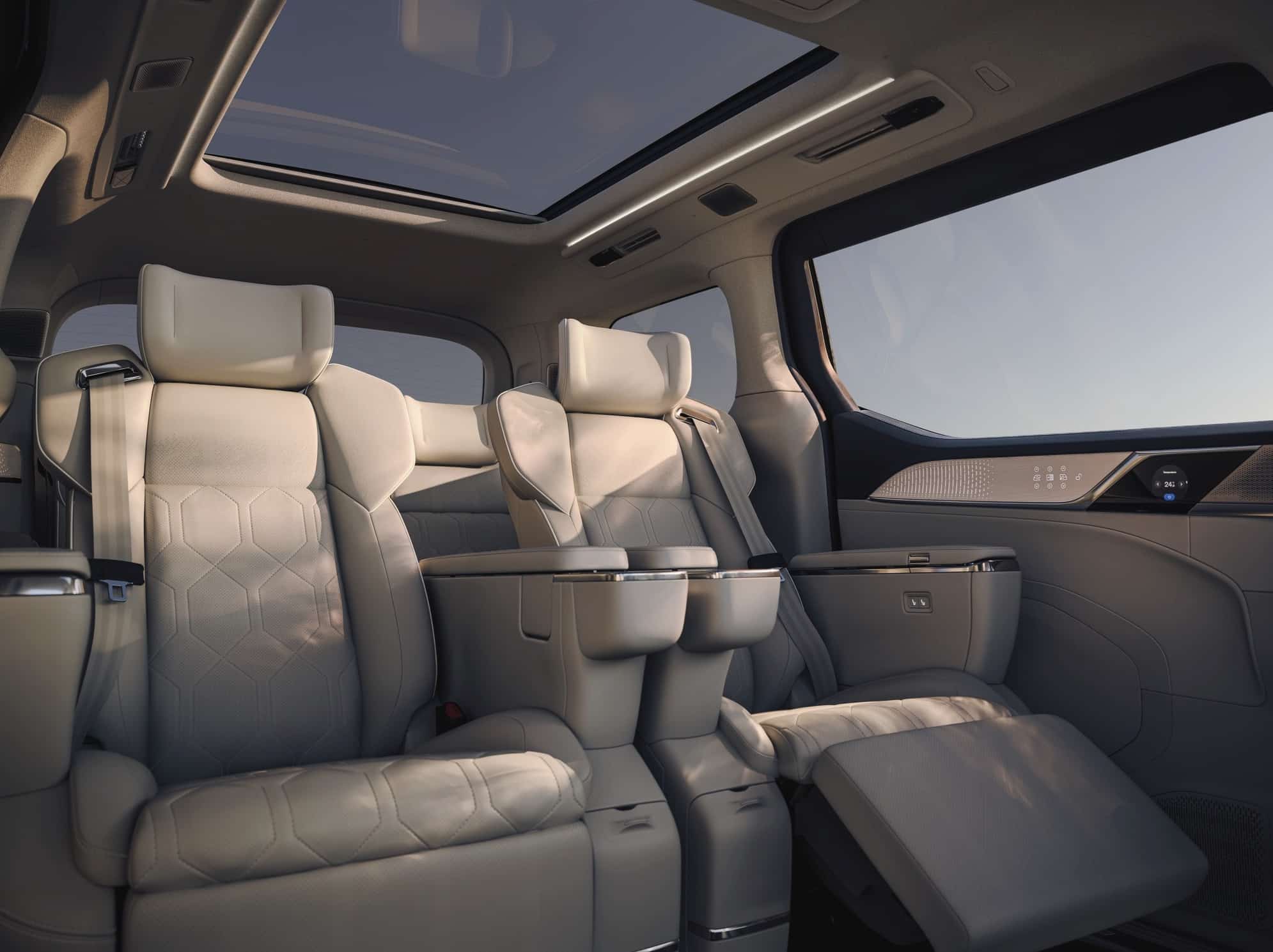 Volvo EM90 Electric Minivan: Luxury And Sustainability