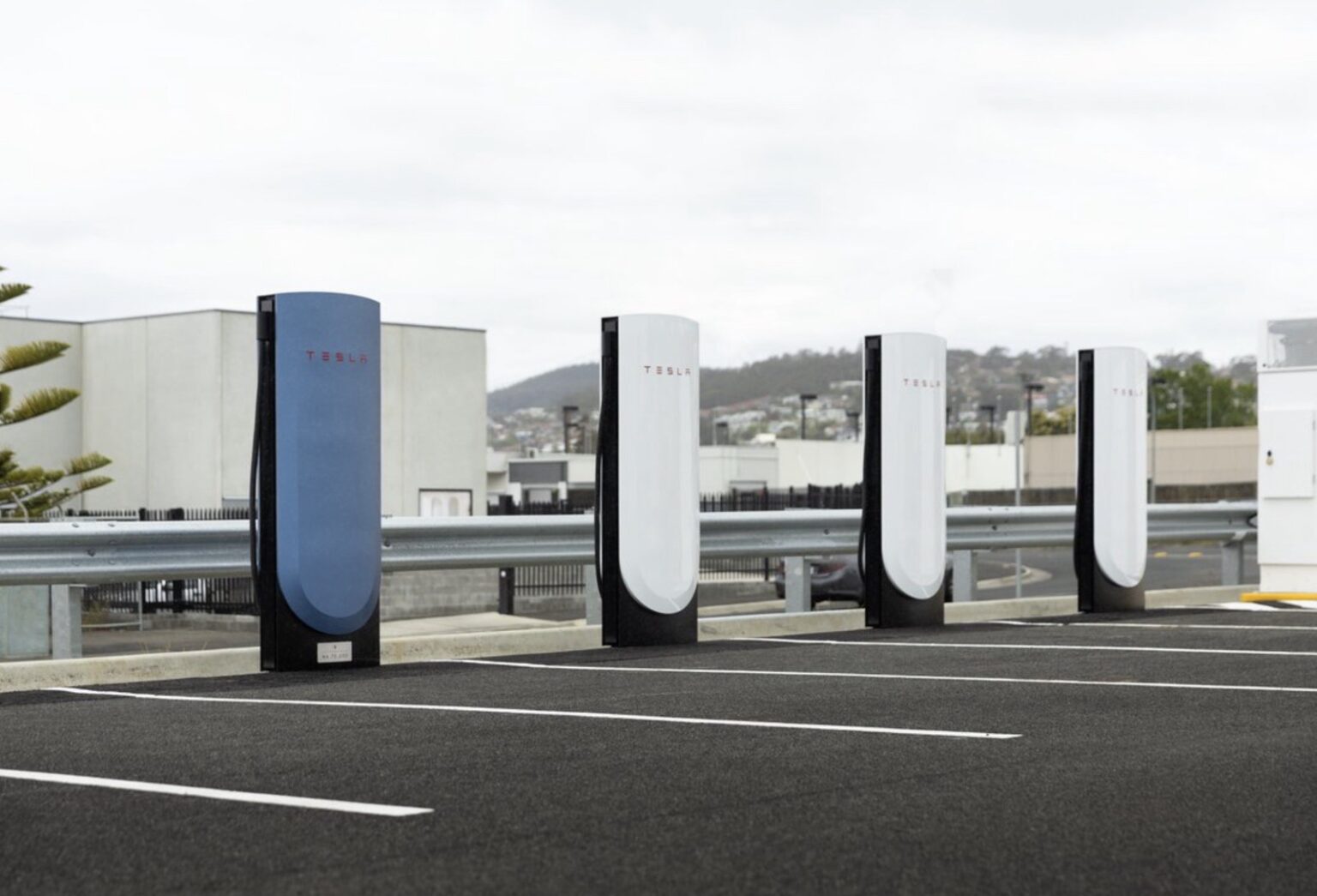 Tesla Hits 75,000 Superchargers With Rare ‘Glacier Blue’ Stall In Tasmania