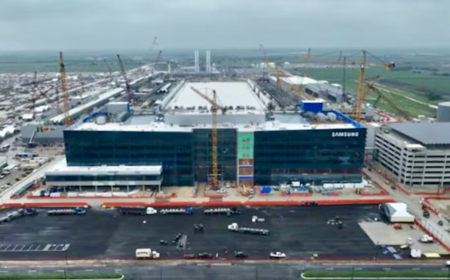 Samsung's Taylor Texas Fab Starts Equipment Move-In April 24 For Tesla ...